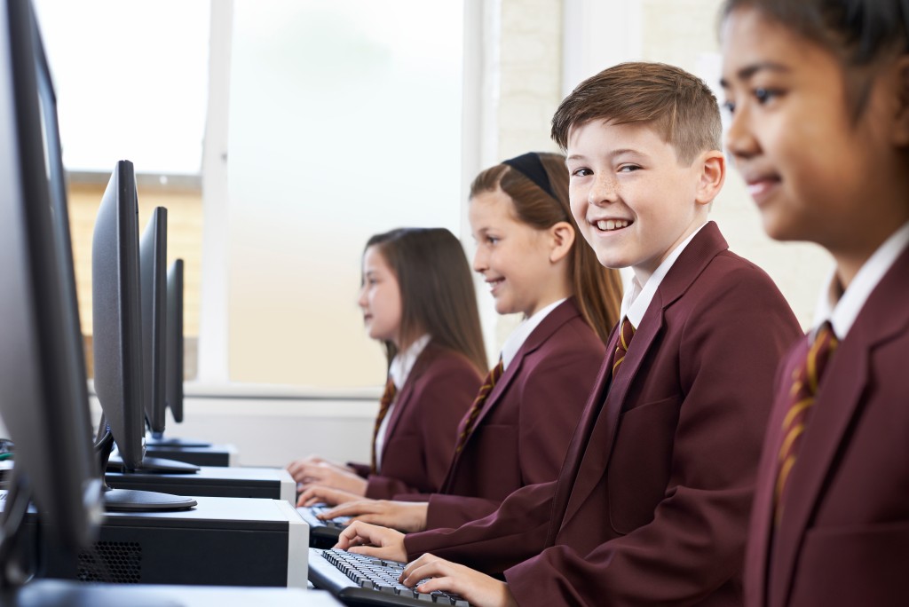Technology and School Life: What Are the Changes So Far? - The Write ...